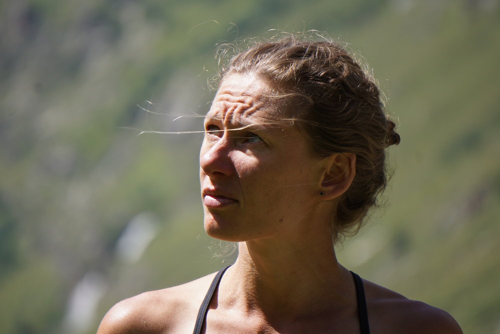 JG :: Jagged Globe - Leading in the Mountains